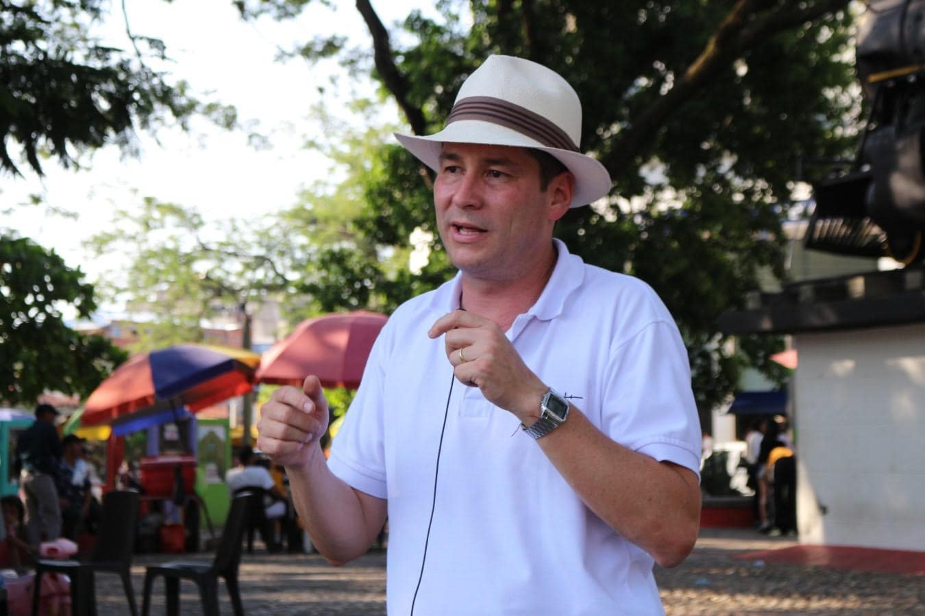 "A los trabajadores y a la empresa privada hay que respetarlos ...