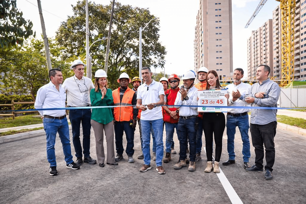 El alcalde Braulio Espinosa dio apertura a la vía del Plan Parcial ...