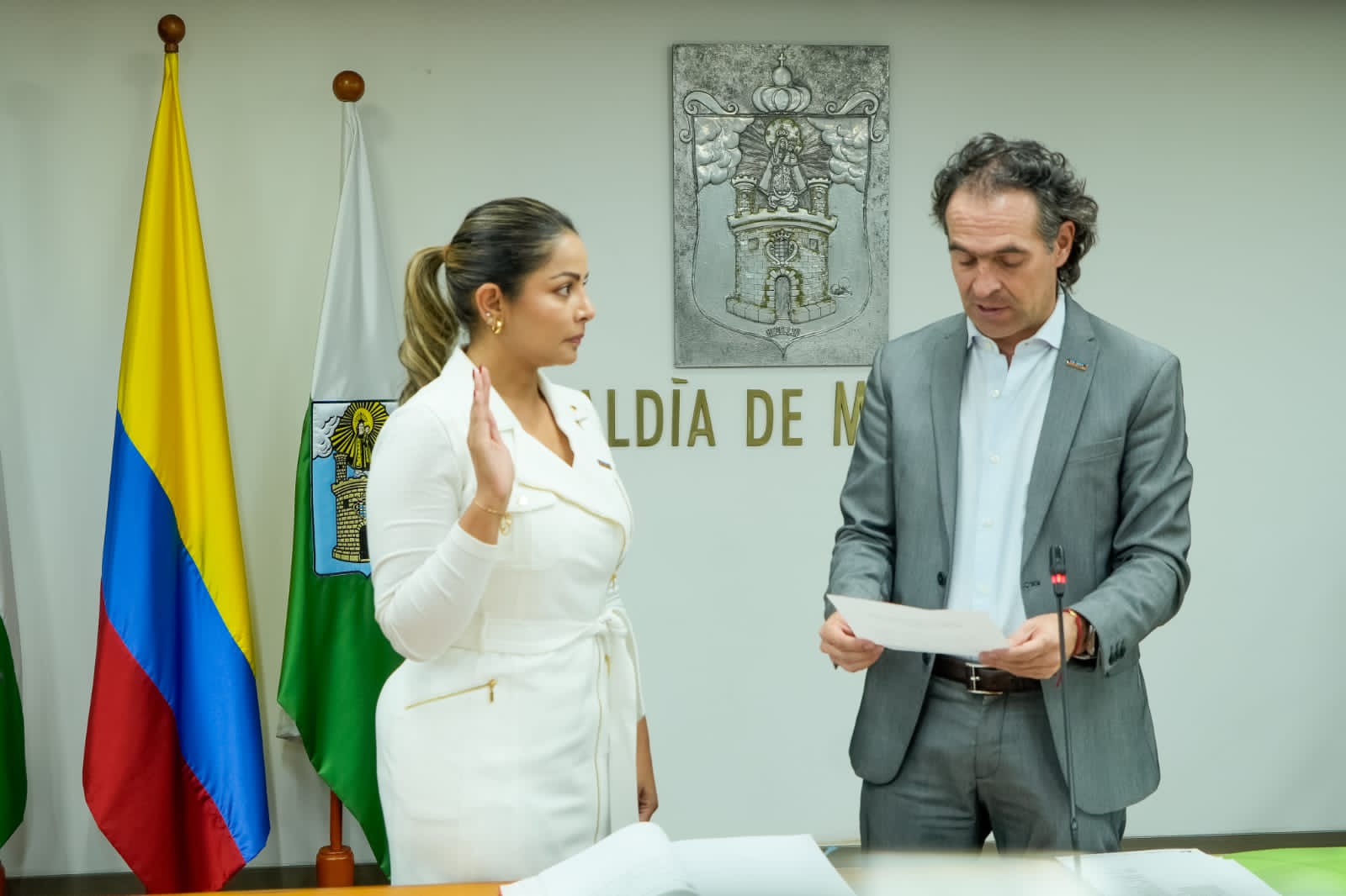 Paula Andrea Palacio Salazar, primera mujer en dirigir el Área en sus ...