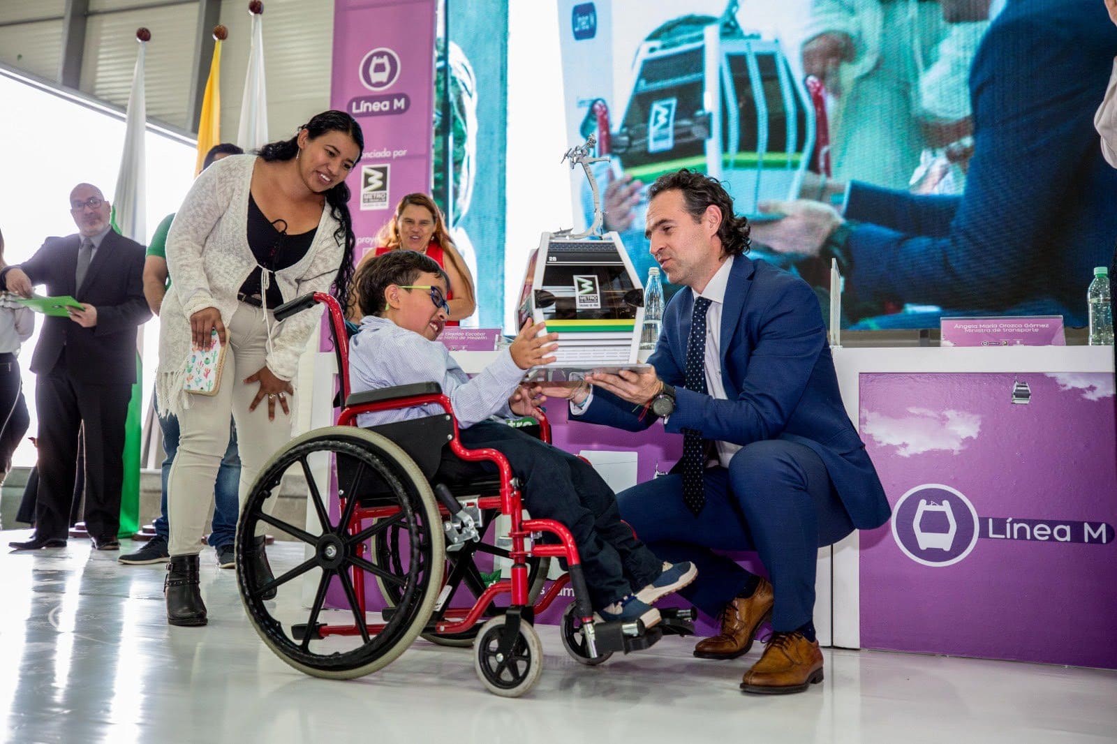 En 5 años el Metrocable línea M ha movilizado más de 12 millones de ...